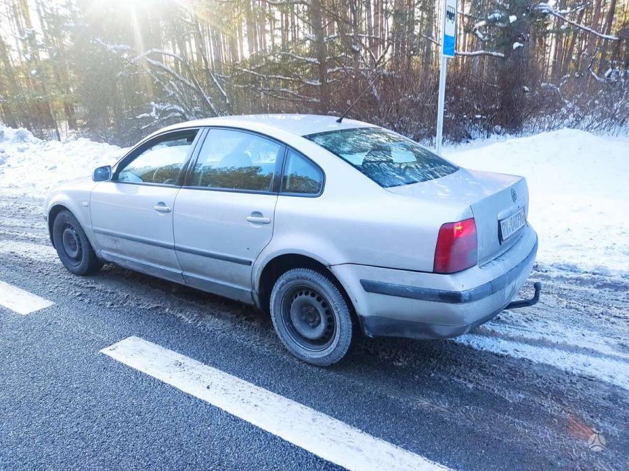 Pelēks Volkswagen Passat 2000 Utena, ar dzinēja tilpumu 1.90 L un nobraukumu 255 tūkst. km par 1650 €, foto 10 vietnē AUTOMOTO.COM.LV