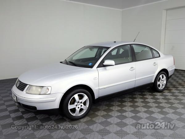 Grey Volkswagen Passat 2000 in Tallinn, with an engine capacity of 2.50 L and mileage of 216 thousand km for 799 €, photo 2 on AUTOMOTO.COM.LV