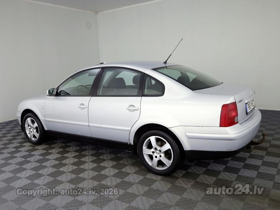 Pelēks Volkswagen Passat 2000 Tallina, ar dzinēja tilpumu 2.50 L un nobraukumu 216 tūkst. km par 799 €, foto 5 vietnē AUTOMOTO.COM.LV