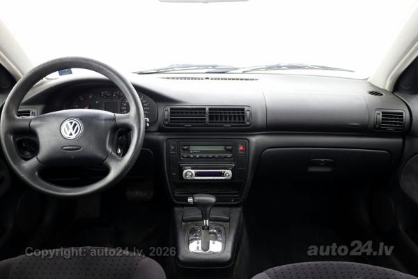 Grey Volkswagen Passat 2000 in Tallinn, with an engine capacity of 2.50 L and mileage of 216 thousand km for 799 €, photo 5 on AUTOMOTO.COM.LV