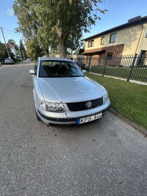 Grey Volkswagen Passat 2000 in Vilnius, with an engine capacity of 0.00 L and mileage of 320 thousand km for 890 €, photo 4 on AUTOMOTO.COM.LV