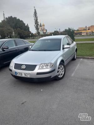 Pelēks Volkswagen Passat 2001 Palanga, ar dzinēja tilpumu 2.00 L un nobraukumu 270 tūkst. km par 800 €, foto  vietnē AUTOMOTO.COM.LV