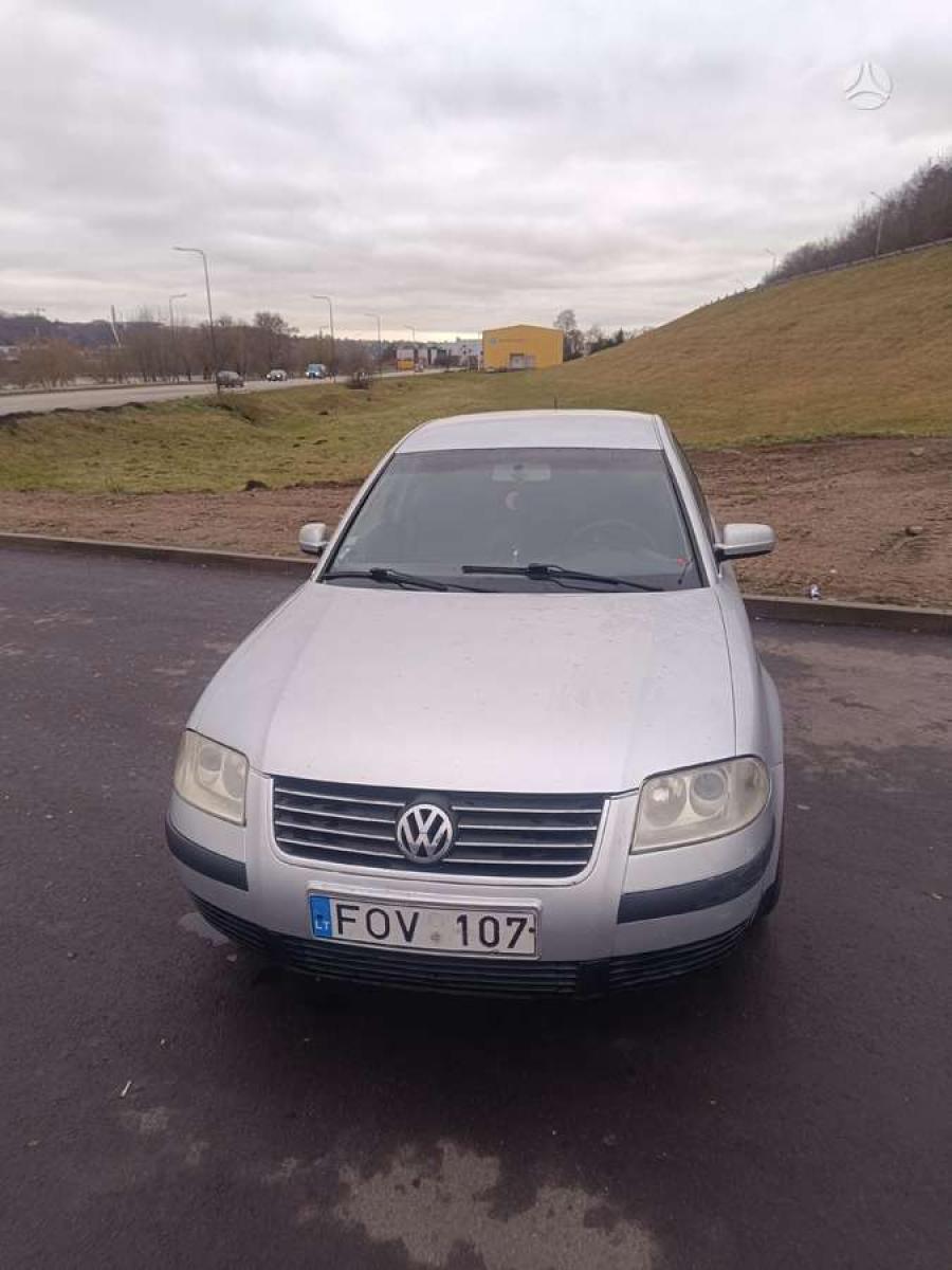 Pelēks Volkswagen Passat 2001 Kauņa, ar dzinēja tilpumu 1.90 L un nobraukumu 456 tūkst. km par 1000 €, foto 1 vietnē AUTOMOTO.COM.LV