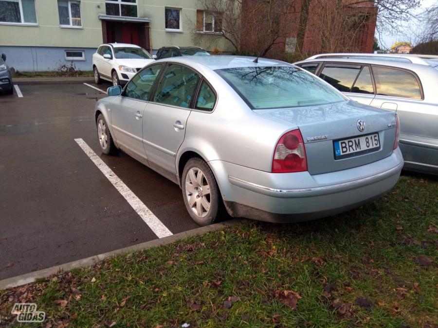 Grey Volkswagen Passat 2001 in Radviliskis, with an engine capacity of 2.50 L and mileage of 333 thousand km for 1200 €, photo 1 on AUTOMOTO.COM.LV