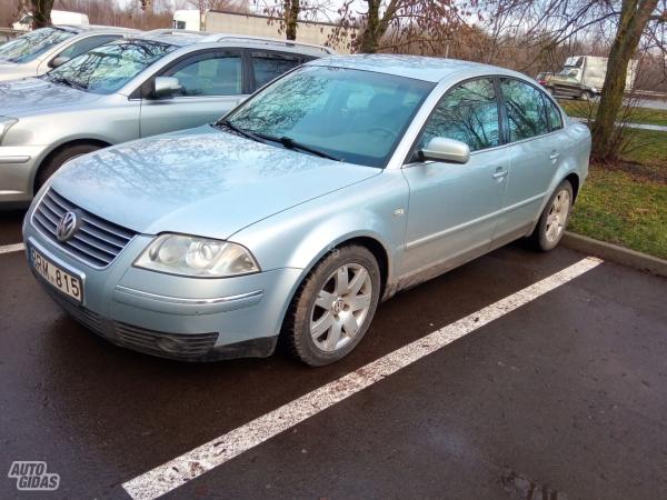 Pelēks Volkswagen Passat 2001 Radviliškis, ar dzinēja tilpumu 2.50 L un nobraukumu 333 tūkst. km par 1200 €, foto 2 vietnē AUTOMOTO.COM.LV