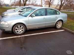Grey Volkswagen Passat 2001 in Radviliskis, with an engine capacity of 2.50 L and mileage of 333 thousand km for 1200 €, photo 4 on AUTOMOTO.COM.LV