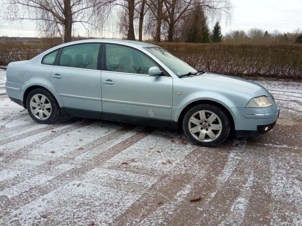 Pelēks Volkswagen Passat 2001 Radviliškis, ar dzinēja tilpumu 2.50 L un nobraukumu 334 tūkst. km par 800 €, foto 2 vietnē AUTOMOTO.COM.LV