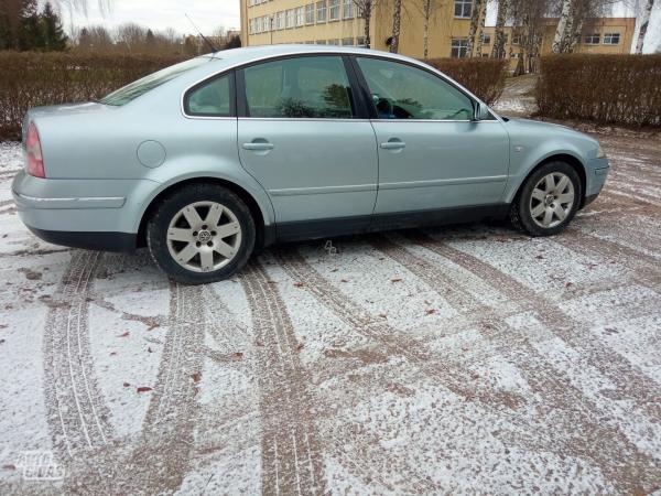 Pelēks Volkswagen Passat 2001 Radviliškis, ar dzinēja tilpumu 2.50 L un nobraukumu 334 tūkst. km par 800 €, foto 3 vietnē AUTOMOTO.COM.LV