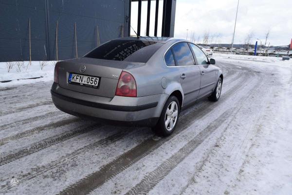 Grey Volkswagen Passat 2001 in Vilnius, with an engine capacity of 1.90 L and mileage of 281 thousand km for 1250 €, photo 5 on AUTOMOTO.COM.LV