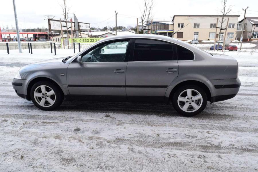 Grey Volkswagen Passat 2001 in Vilnius, with an engine capacity of 1.90 L and mileage of 281 thousand km for 1250 €, photo 8 on AUTOMOTO.COM.LV