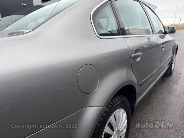 Pelēks Volkswagen Passat 2001 Tallina, ar dzinēja tilpumu 1.90 L un nobraukumu 309 tūkst. km par 2300 €, foto 8 vietnē AUTOMOTO.COM.LV