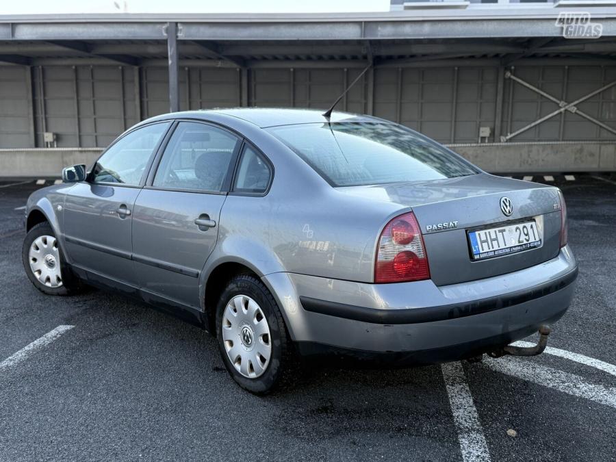 Grey Volkswagen Passat 2001 in Vilnius, with an engine capacity of 1.90 L and mileage of 350 thousand km for 1200 €, photo 4 on AUTOMOTO.COM.LV