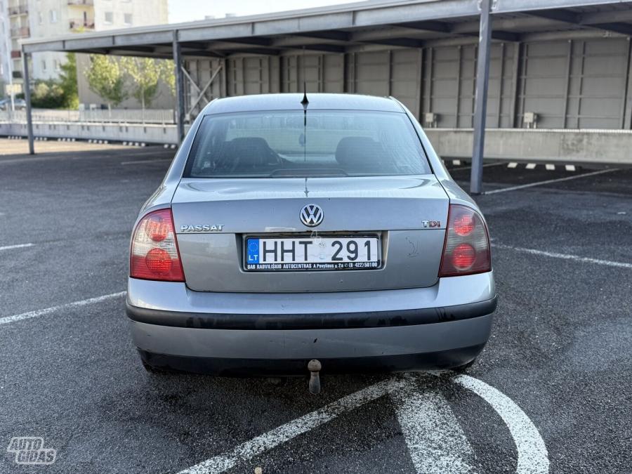 Grey Volkswagen Passat 2001 in Vilnius, with an engine capacity of 1.90 L and mileage of 350 thousand km for 1200 €, photo 5 on AUTOMOTO.COM.LV