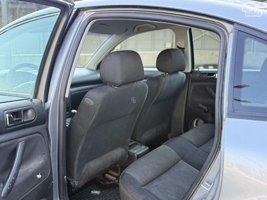Grey Volkswagen Passat 2001 in Vilnius, with an engine capacity of 1.90 L and mileage of 350 thousand km for 1200 €, photo 7 on AUTOMOTO.COM.LV