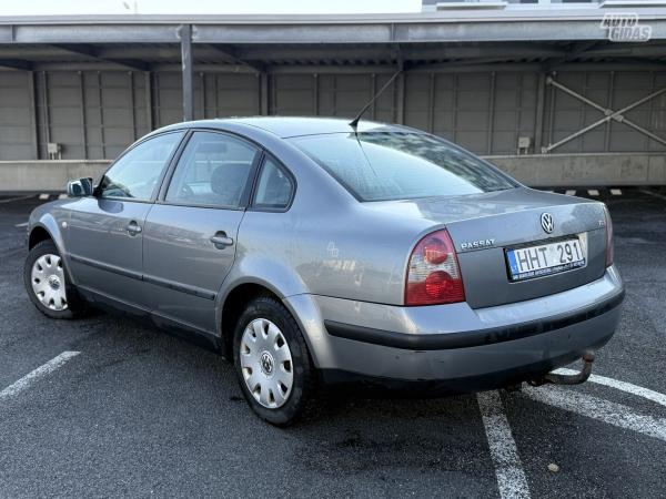 Pelēks Volkswagen Passat 2001 Viļņa, ar dzinēja tilpumu 1.90 L un nobraukumu 350 tūkst. km par 1200 €, foto 3 vietnē AUTOMOTO.COM.LV