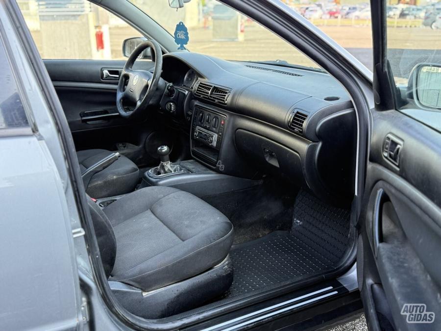 Grey Volkswagen Passat 2001 in Vilnius, with an engine capacity of 1.90 L and mileage of 350 thousand km for 1200 €, photo 10 on AUTOMOTO.COM.LV