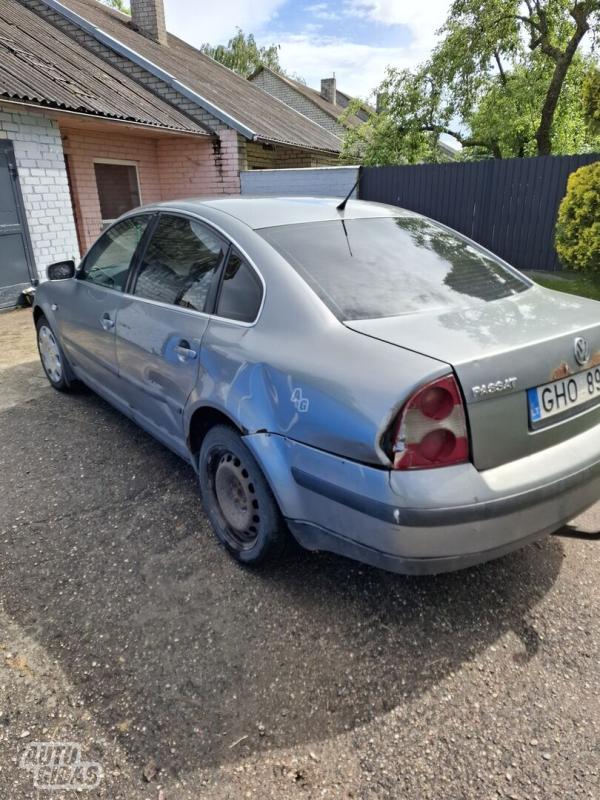 Pelēks Volkswagen Passat 2001 Viļņa, ar dzinēja tilpumu 1.90 L un nobraukumu 400 tūkst. km par 900 €, foto 2 vietnē AUTOMOTO.COM.LV
