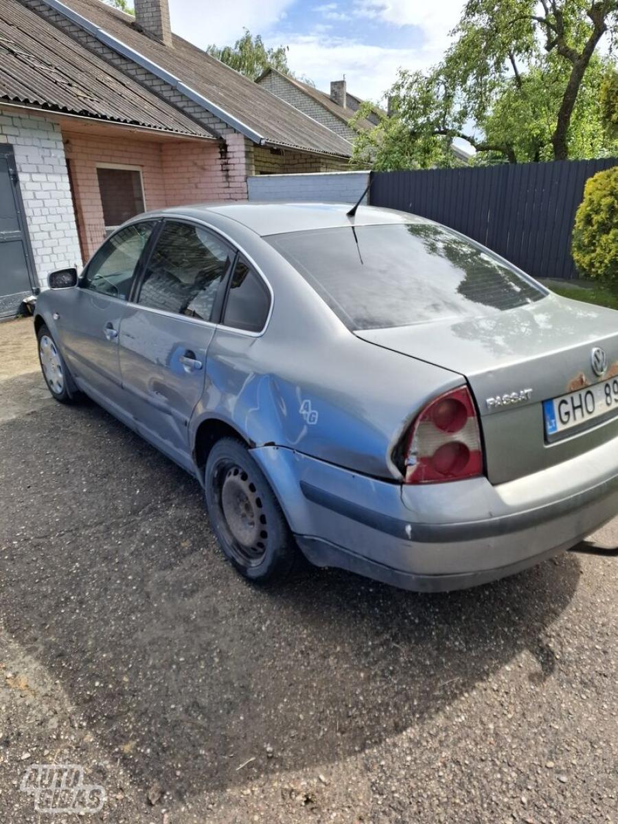 Grey Volkswagen Passat 2001 in Vilnius, with an engine capacity of 1.90 L and mileage of 400 thousand km for 900 €, photo 3 on AUTOMOTO.COM.LV