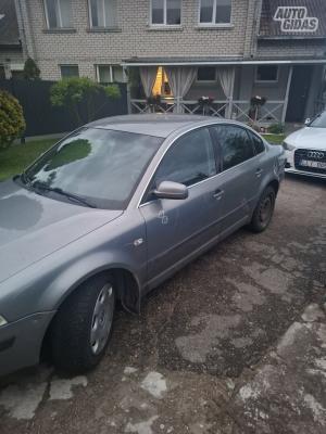 Grey Volkswagen Passat 2001 in Vilnius, with an engine capacity of 1.90 L and mileage of 400 thousand km for 900 €, photo 9 on AUTOMOTO.COM.LV