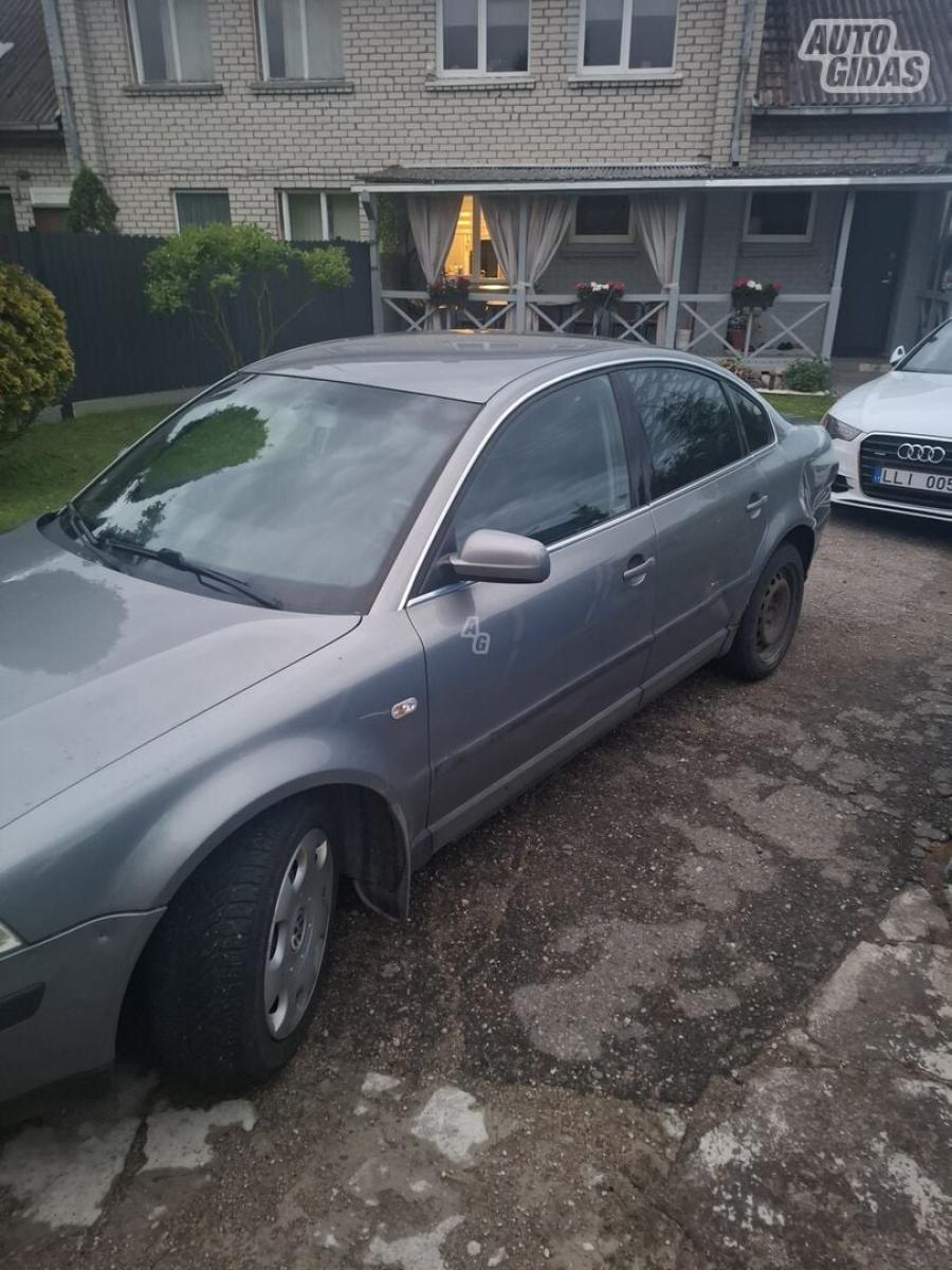 Grey Volkswagen Passat 2001 in Vilnius, with an engine capacity of 1.90 L and mileage of 400 thousand km for 900 €, photo 9 on AUTOMOTO.COM.LV