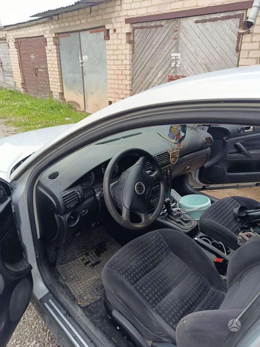 Pelēks Volkswagen Passat 2001 Joniškis, ar dzinēja tilpumu 1.90 L un nobraukumu 312 tūkst. km par 1000 €, foto 4 vietnē AUTOMOTO.COM.LV