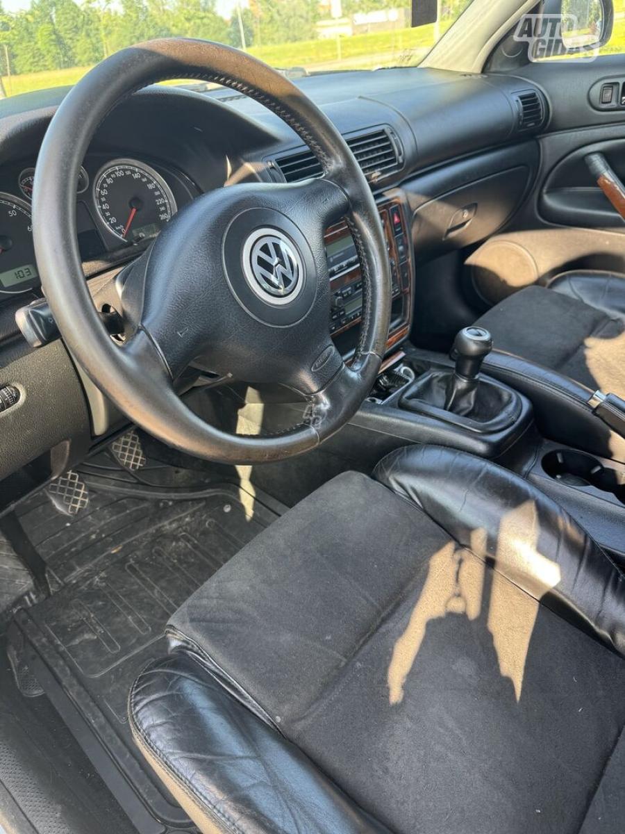Pelēks Volkswagen Passat 2001 Mažeikiai, ar dzinēja tilpumu 2.00 L un nobraukumu 387 tūkst. km par 1100 €, foto 8 vietnē AUTOMOTO.COM.LV