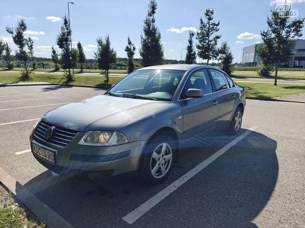 Pelēks Volkswagen Passat 2001 Viļņa, ar dzinēja tilpumu 1.90 L un nobraukumu 324 tūkst. km par 1300 €, foto 1 vietnē AUTOMOTO.COM.LV