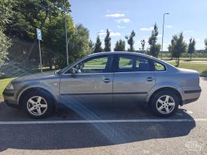 Pelēks Volkswagen Passat 2001 Viļņa, ar dzinēja tilpumu 1.90 L un nobraukumu 324 tūkst. km par 1300 €, foto 3 vietnē AUTOMOTO.COM.LV