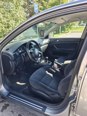 Pelēks Volkswagen Passat 2001 Viļņa, ar dzinēja tilpumu 1.90 L un nobraukumu 324 tūkst. km par 1300 €, foto 12 vietnē AUTOMOTO.COM.LV