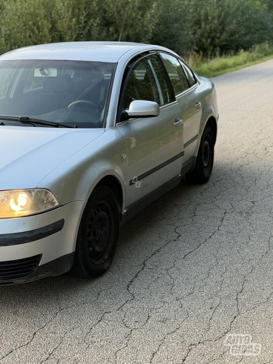 Grey Volkswagen Passat 2001 in Kelme, with an engine capacity of 1.90 L and mileage of 378 thousand km for 650 €, photo 3 on AUTOMOTO.COM.LV