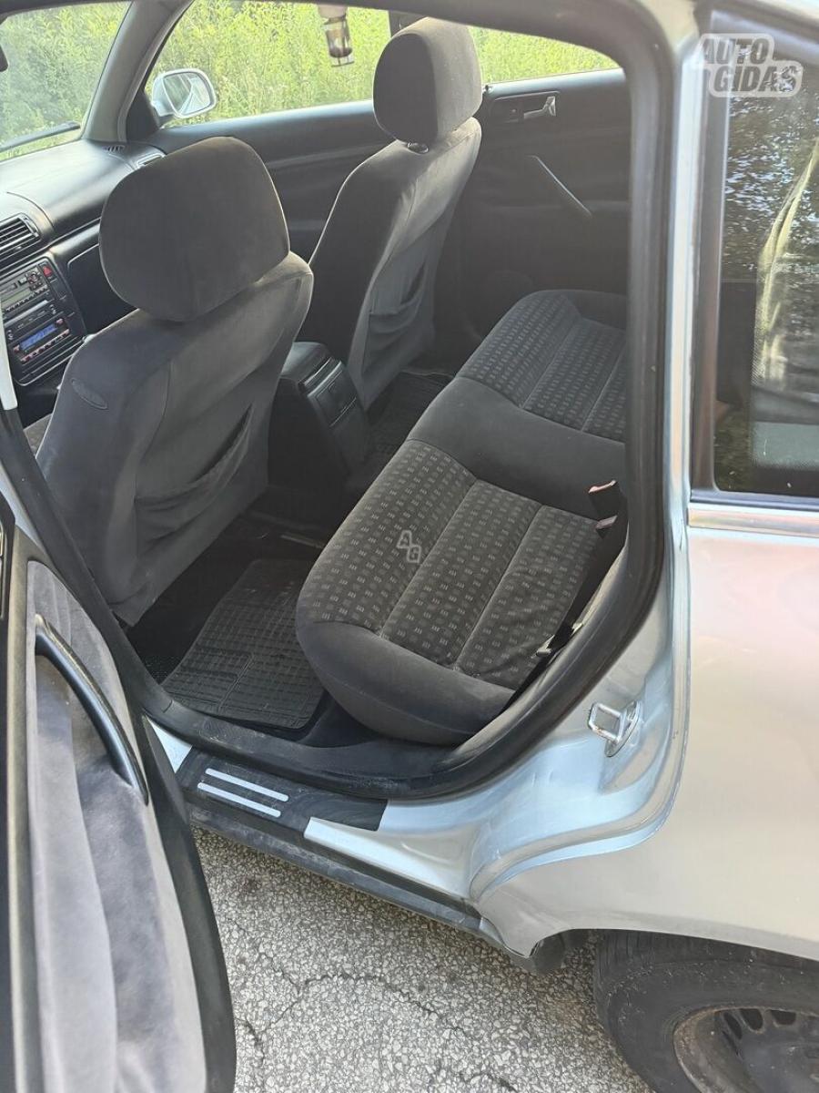 Grey Volkswagen Passat 2001 in Kelme, with an engine capacity of 1.90 L and mileage of 378 thousand km for 650 €, photo 8 on AUTOMOTO.COM.LV