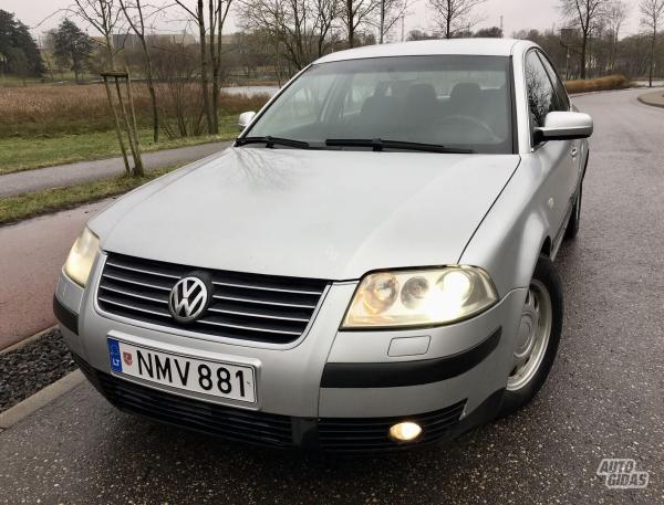 Grey Volkswagen Passat 2002 in Vilnius, with an engine capacity of 1.90 L and mileage of 380 thousand km for 1150 €, photo 1 on AUTOMOTO.COM.LV