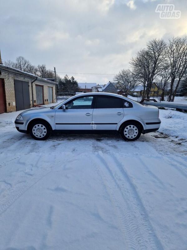 Grey Volkswagen Passat 2002 in Marijampole, with an engine capacity of 1.90 L and mileage of 278 thousand km for 1600 €, photo 2 on AUTOMOTO.COM.LV