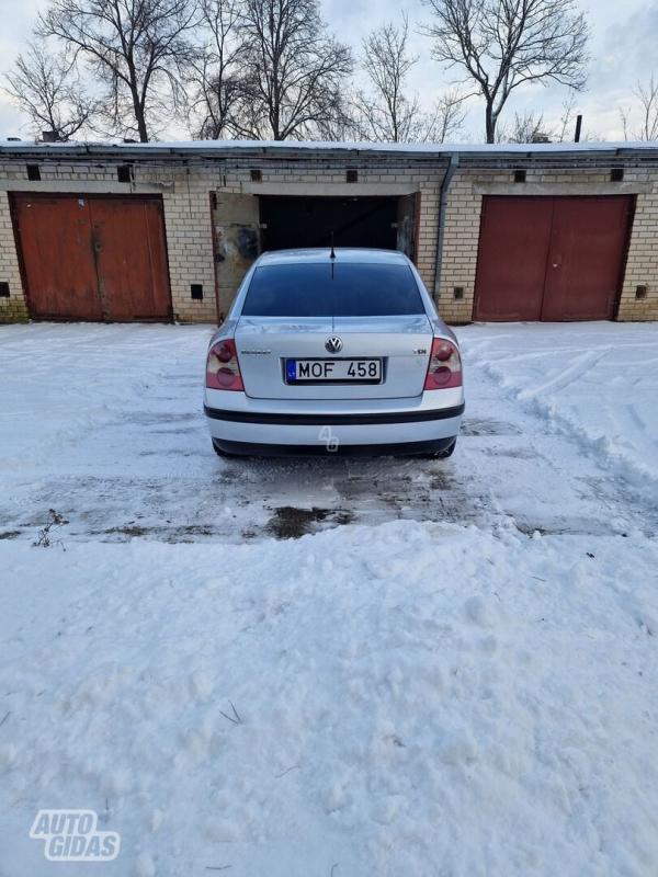 Grey Volkswagen Passat 2002 in Marijampole, with an engine capacity of 1.90 L and mileage of 278 thousand km for 1600 €, photo 4 on AUTOMOTO.COM.LV