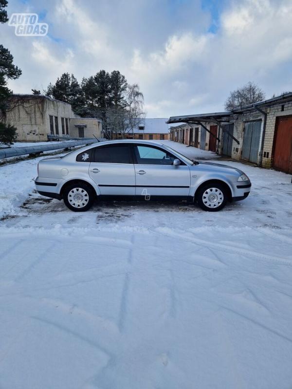 Grey Volkswagen Passat 2002 in Marijampole, with an engine capacity of 1.90 L and mileage of 278 thousand km for 1600 €, photo 6 on AUTOMOTO.COM.LV