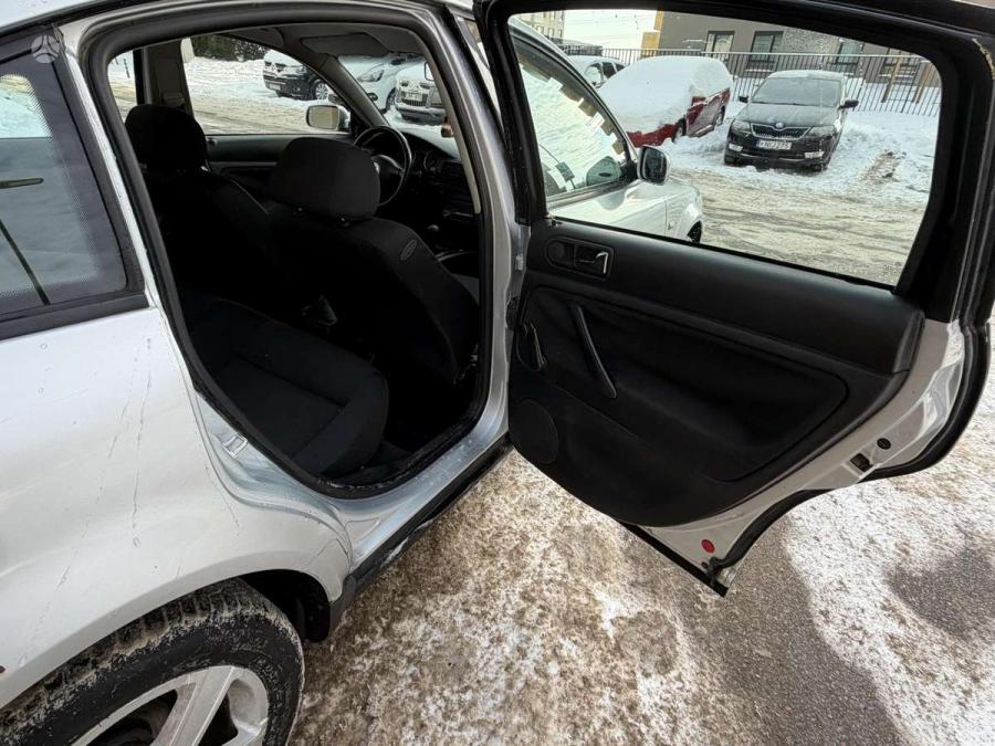 Pelēks Volkswagen Passat 2002 Viļņa, ar dzinēja tilpumu 1.90 L un nobraukumu 358 tūkst. km par 1150 €, foto 16 vietnē AUTOMOTO.COM.LV