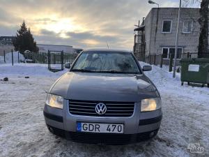 Grey Volkswagen Passat 2002 in Silute, with an engine capacity of 1.90 L and mileage of 390 thousand km for 1250 €, photo 3 on AUTOMOTO.COM.LV