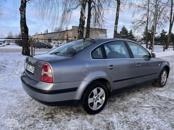 Grey Volkswagen Passat 2002 in Silute, with an engine capacity of 1.90 L and mileage of 390 thousand km for 1250 €, photo 5 on AUTOMOTO.COM.LV