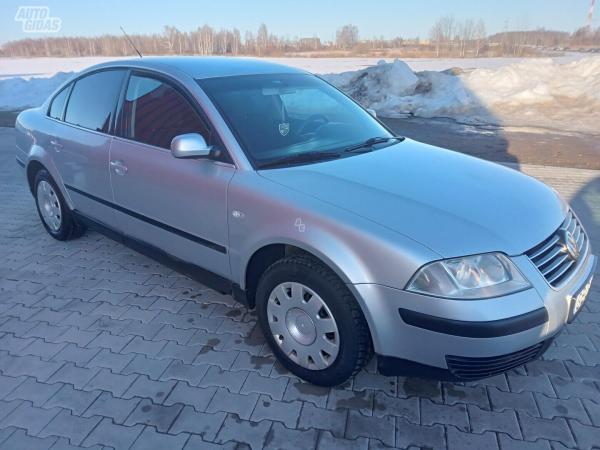 Grey Volkswagen Passat 2002 in Siauliai, with an engine capacity of 1.90 L and mileage of 301 thousand km for 1280 €, photo 2 on AUTOMOTO.COM.LV