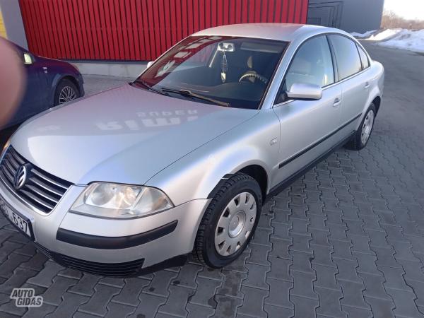 Grey Volkswagen Passat 2002 in Siauliai, with an engine capacity of 1.90 L and mileage of 301 thousand km for 1280 €, photo 3 on AUTOMOTO.COM.LV