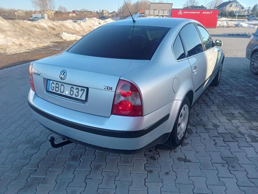 Pelēks Volkswagen Passat 2002 Šauļi, ar dzinēja tilpumu 1.90 L un nobraukumu 301 tūkst. km par 1280 €, foto 7 vietnē AUTOMOTO.COM.LV