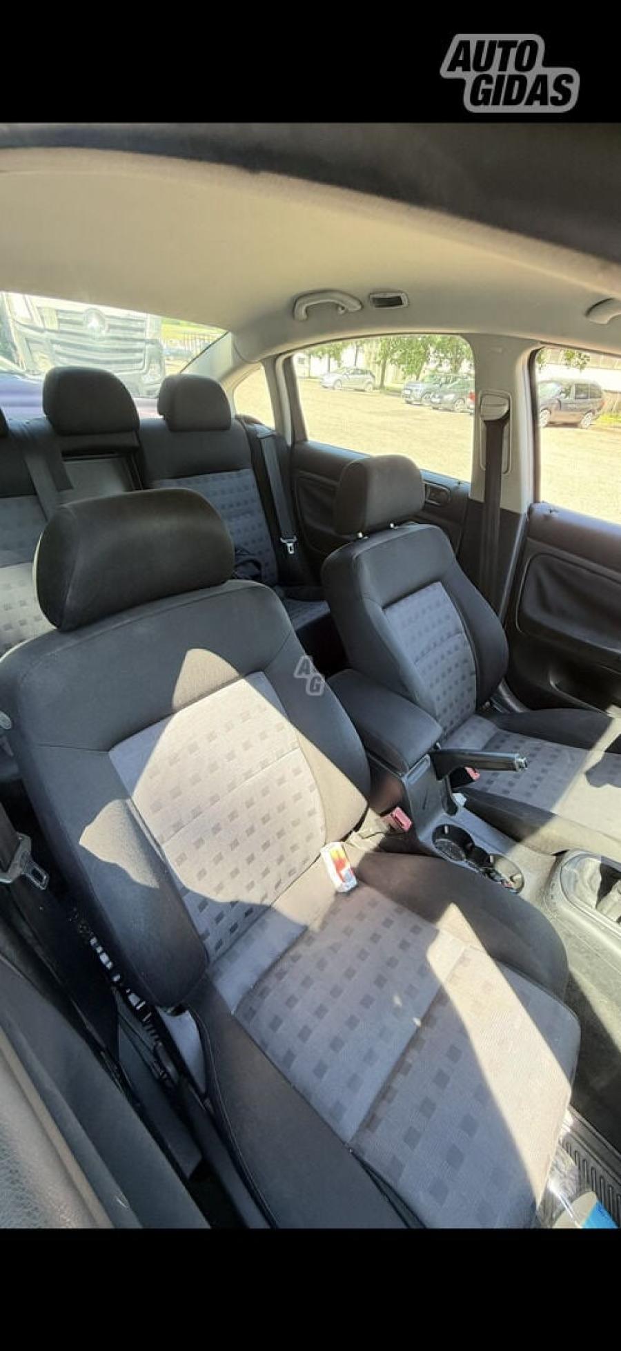 Pelēks Volkswagen Passat 2002 Viļņa, ar dzinēja tilpumu 1.80 L un nobraukumu 388 tūkst. km par 999 €, foto 8 vietnē AUTOMOTO.COM.LV