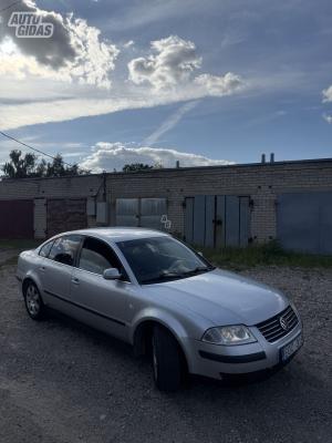 Pelēks Volkswagen Passat 2002 Šauļi, ar dzinēja tilpumu 1.90 L un nobraukumu 300 tūkst. km par 1350 €, foto 3 vietnē AUTOMOTO.COM.LV