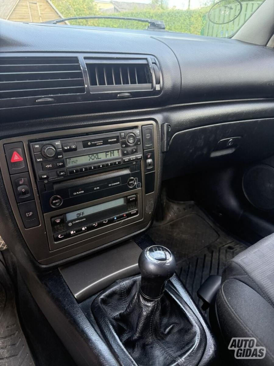 Pelēks Volkswagen Passat 2002 Šauļi, ar dzinēja tilpumu 1.90 L un nobraukumu 300 tūkst. km par 1350 €, foto 10 vietnē AUTOMOTO.COM.LV