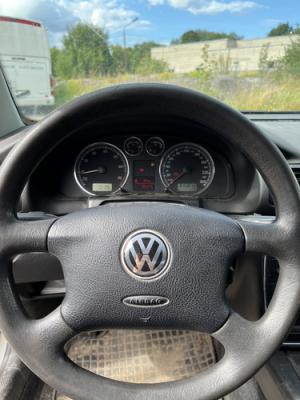 Pelēks Volkswagen Passat 2002 Sillamē, ar dzinēja tilpumu 1.60 L un nobraukumu 305 tūkst. km par 450 €, foto 7 vietnē AUTOMOTO.COM.LV