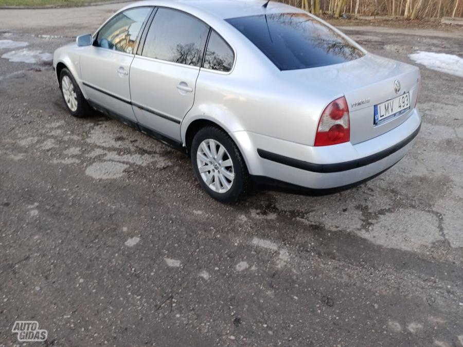 Grey Volkswagen Passat 2003 in Siauliai, with an engine capacity of 1.90 L and mileage of 395 thousand km for 850 €, photo 6 on AUTOMOTO.COM.LV