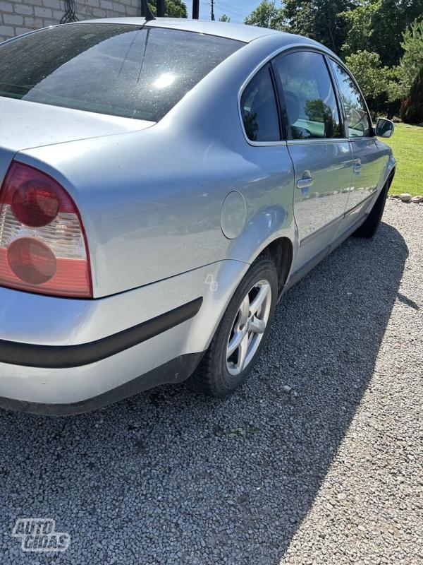 Grey Volkswagen Passat 2003 in Marijampole, with an engine capacity of 1.60 L and mileage of 246 thousand km for 900 €, photo 2 on AUTOMOTO.COM.LV