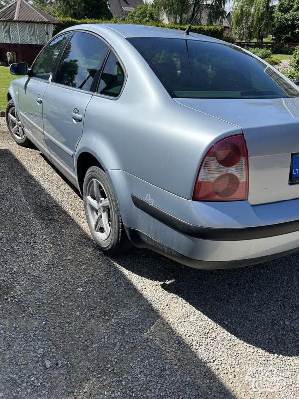 Grey Volkswagen Passat 2003 in Marijampole, with an engine capacity of 1.60 L and mileage of 246 thousand km for 900 €, photo 3 on AUTOMOTO.COM.LV