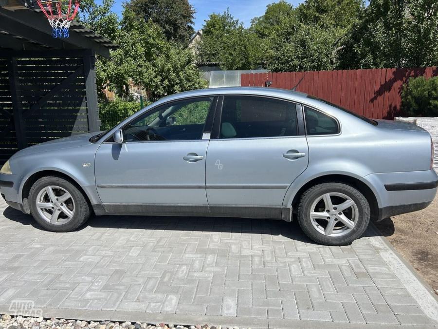 Grey Volkswagen Passat 2003 in Marijampole, with an engine capacity of 1.60 L and mileage of 246 thousand km for 900 €, photo 7 on AUTOMOTO.COM.LV
