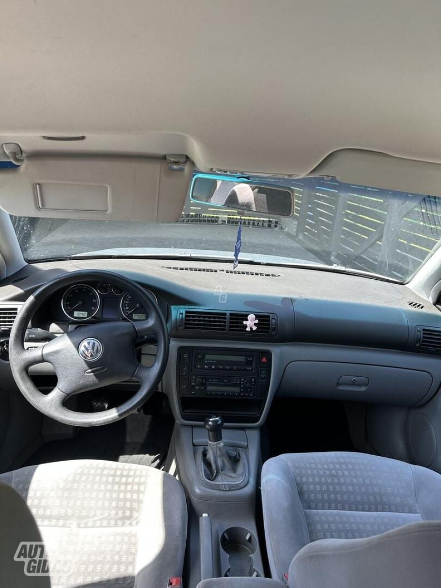 Grey Volkswagen Passat 2003 in Marijampole, with an engine capacity of 1.60 L and mileage of 246 thousand km for 900 €, photo 10 on AUTOMOTO.COM.LV
